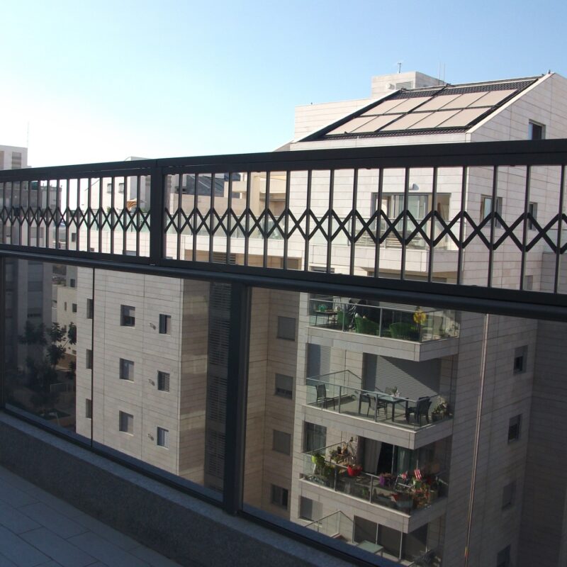 Aluminium Railing Elevation - טרלידור