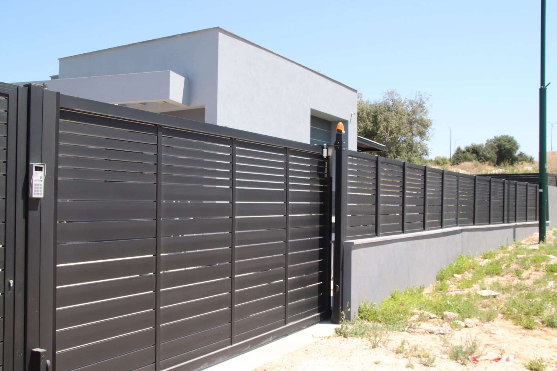 Sliding Gates - טרלידור