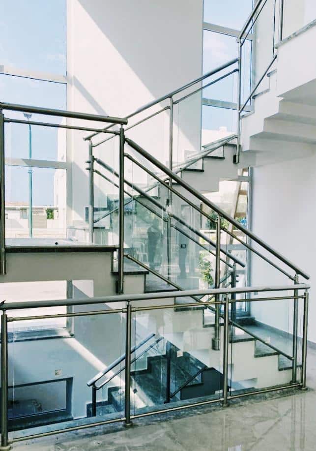 The Lior Model - Between the Rails - טרלידור